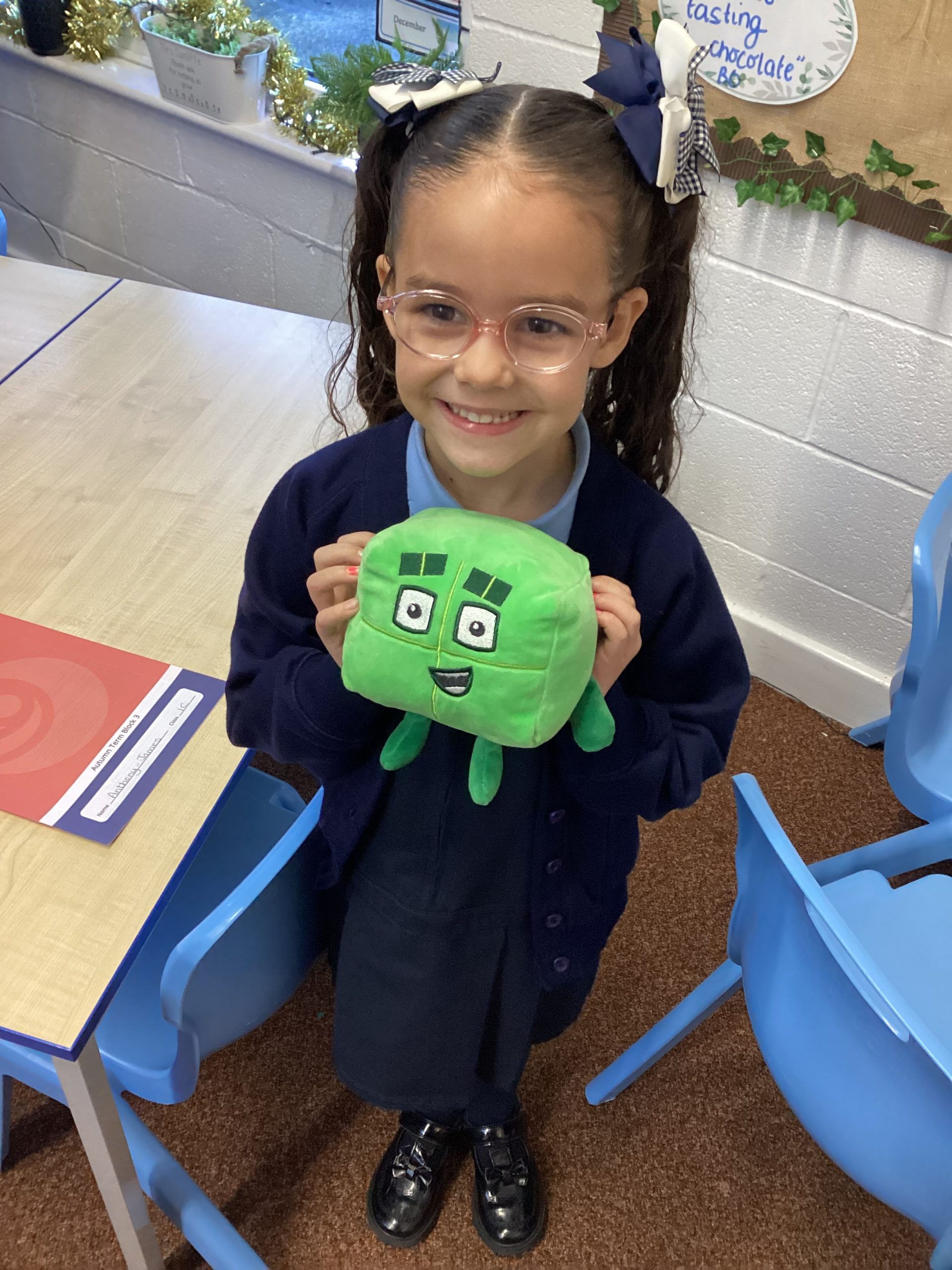 Exploring 3D shapes - Stockton Wood Primary School